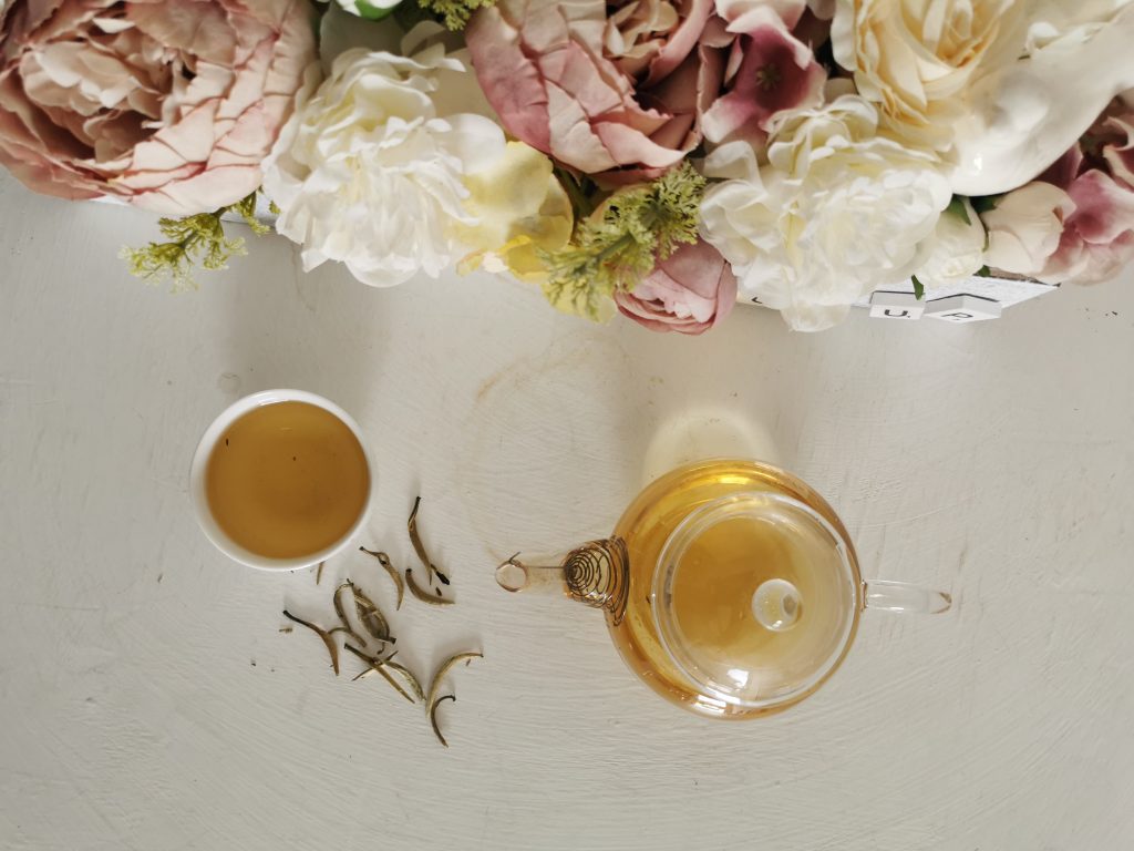 Yunnan fehér tea - Kamélia Kert